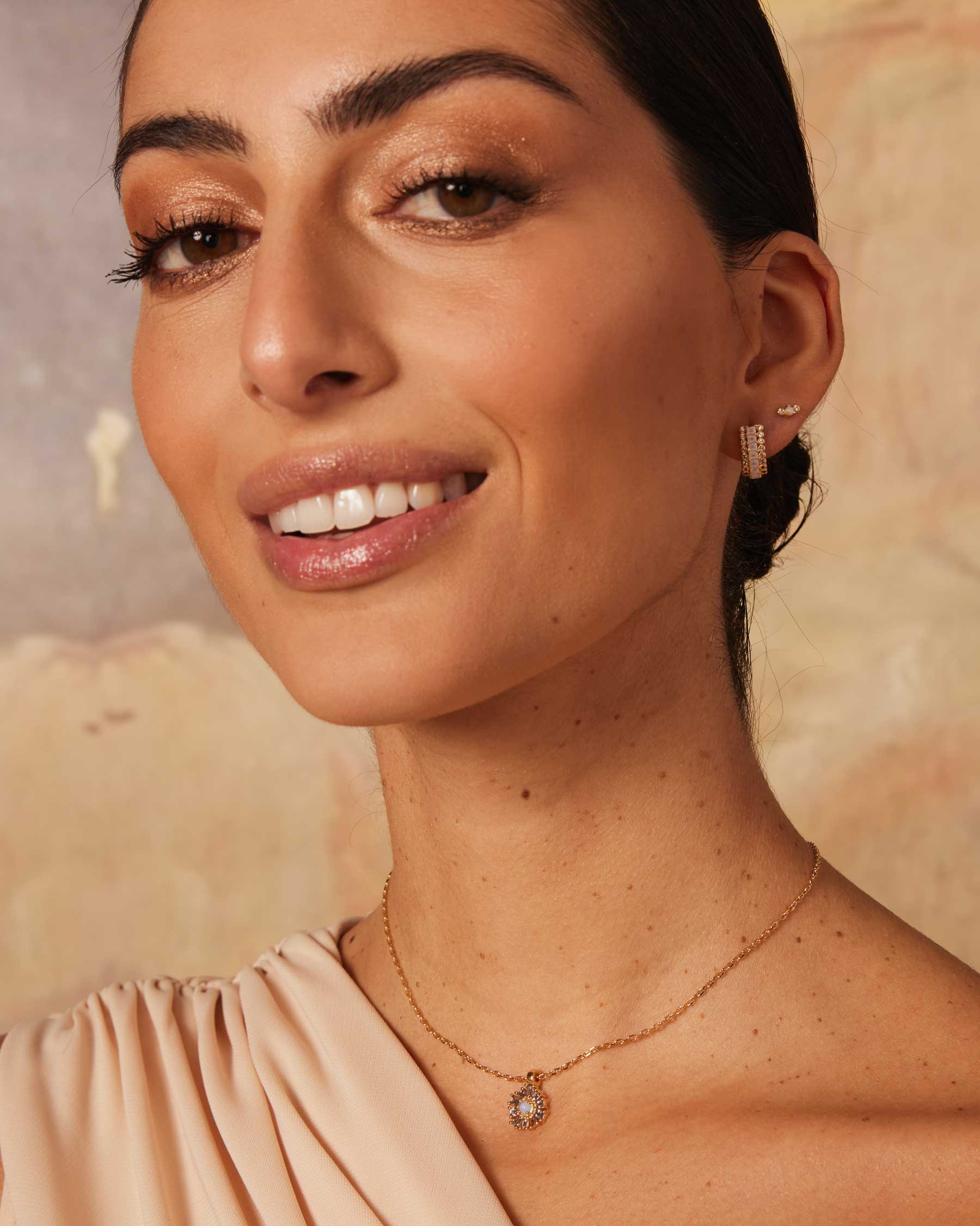 Collar Moon – Apodemia